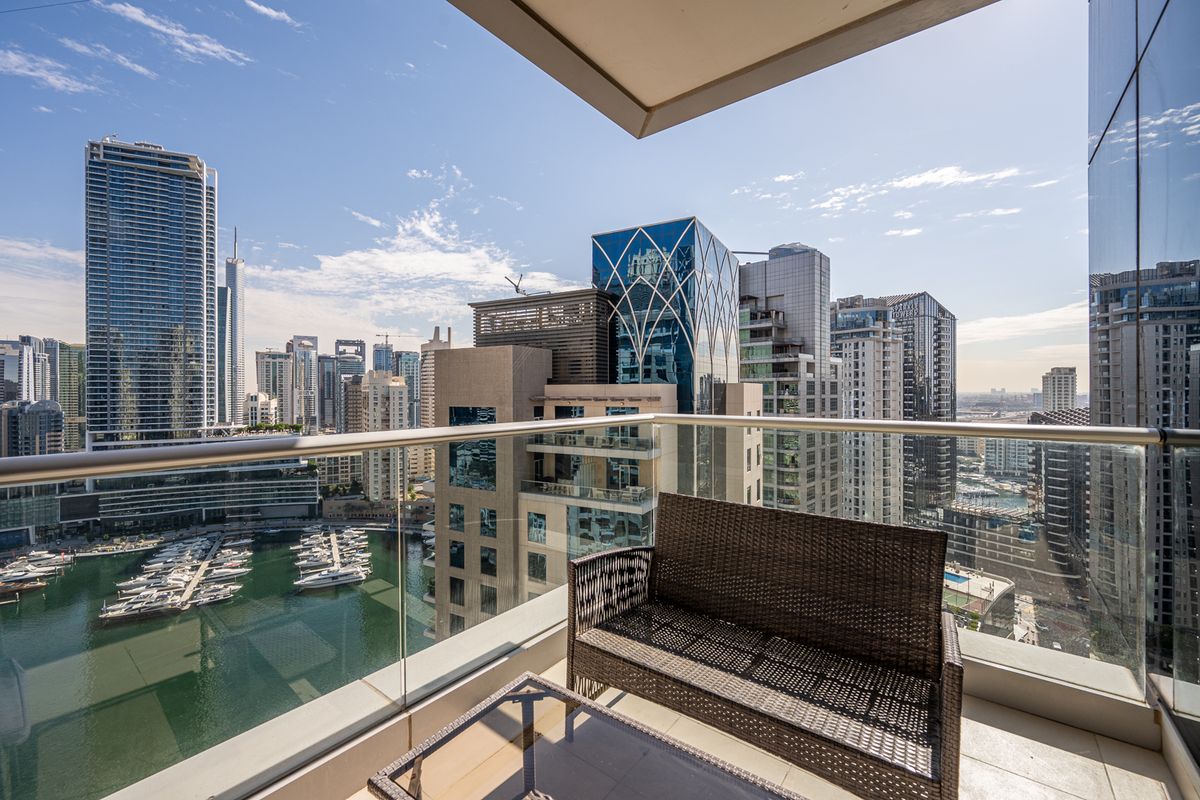 Apartment in Shemara Tower | Vacant on Transfer | Furnished | Marina ...